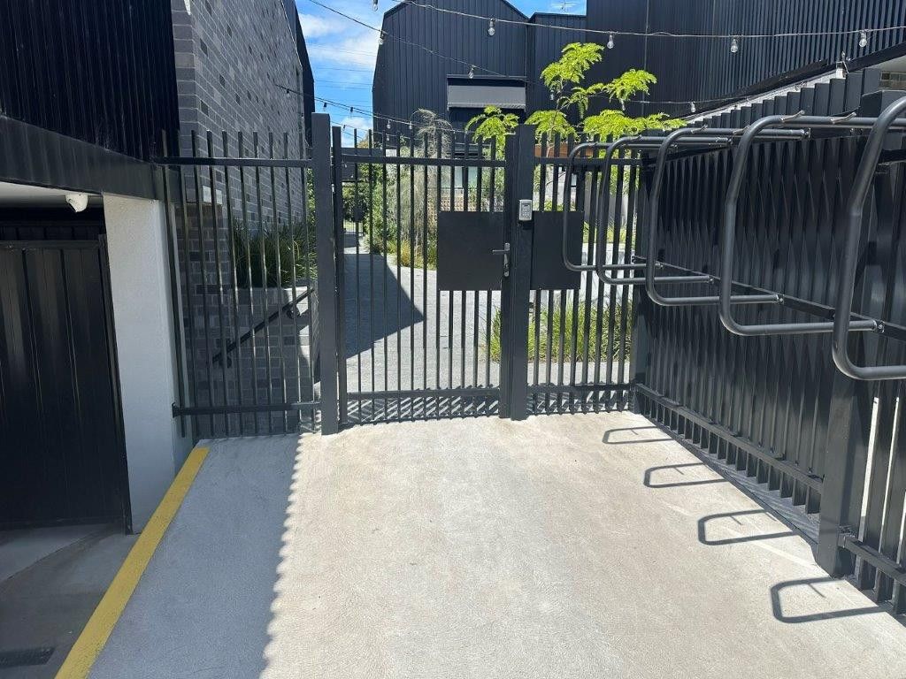 Aluminium Fin Blade Gates | National Fencing Australia