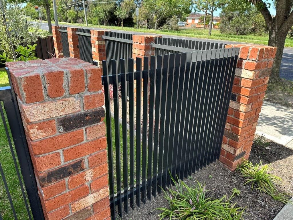 Fin Blade Fencing – National Fencing Australia