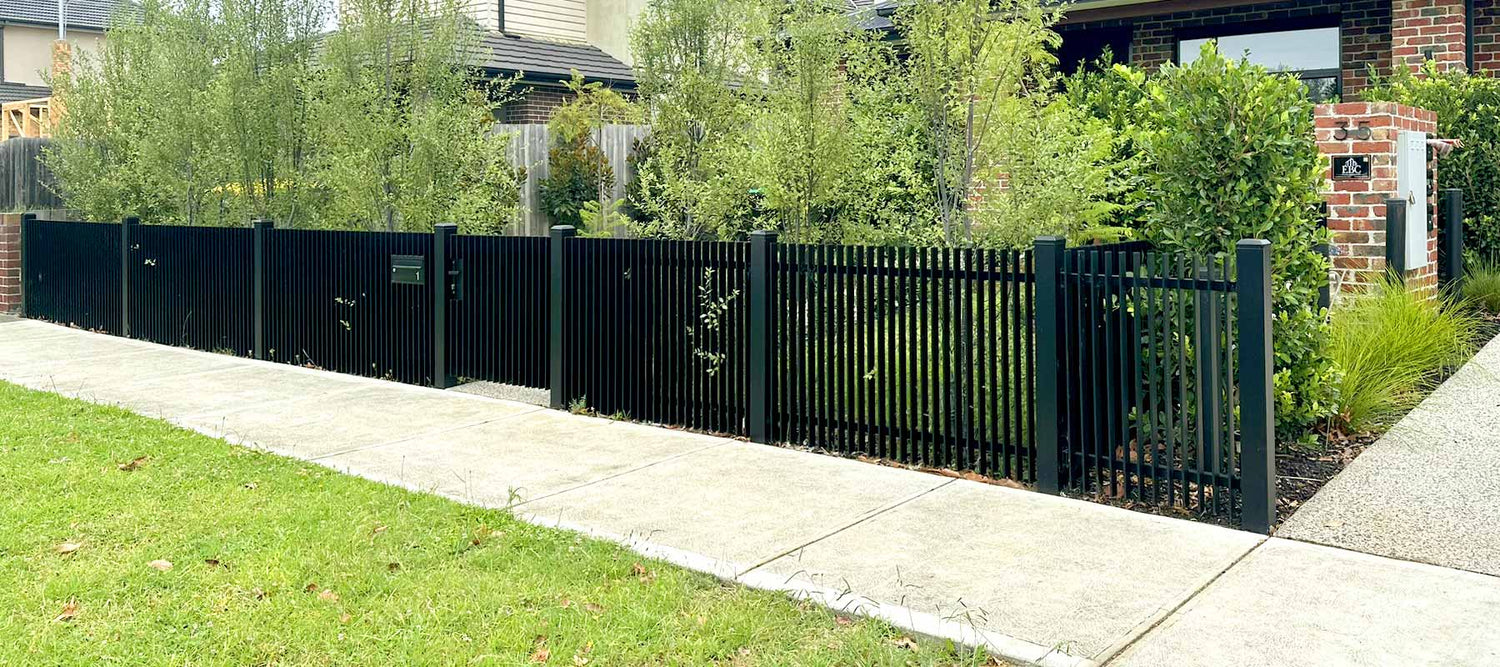Blade Fencing – National Fencing Australia